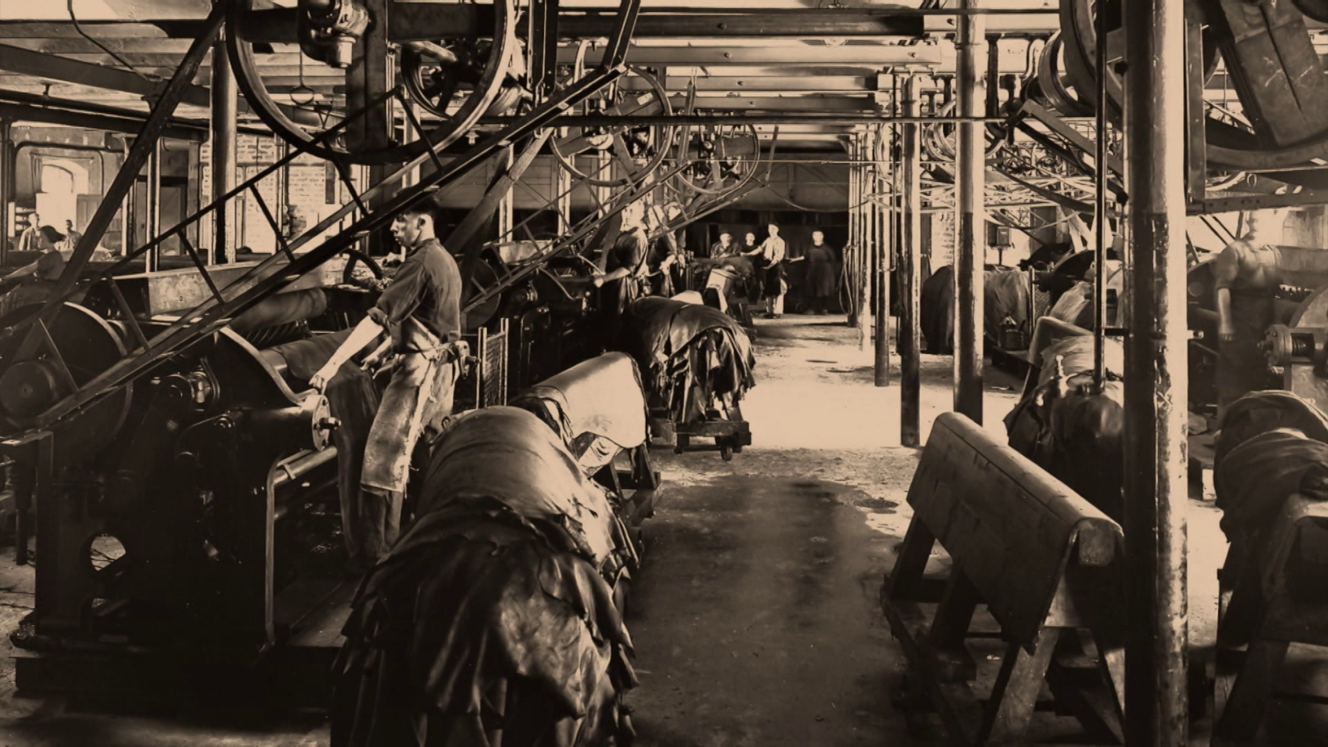 Video: Wie hat die Dampfmaschine das Arbeitsleben verändert? - Frage ...