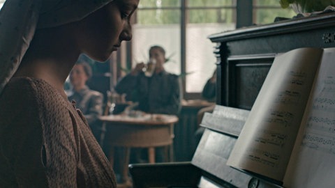 Tschechische Republik 1945 · Im Konzentrationslager muss Eva für die SS ...